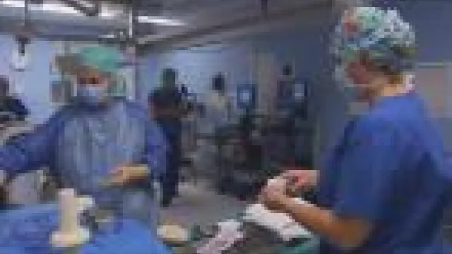 Infirmière instrumentiste à Genève aux HUG | HUG - Hôpitaux ...